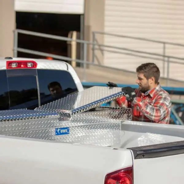 Gull-Wing Truck Tool Boxes - Crossover Truck Tool Boxes